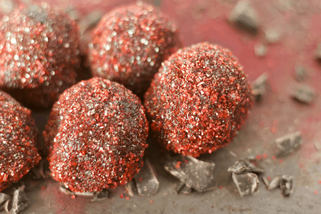 Raw Vegan Red Velvet Truffles [gluten-free + naturally sweetened ...